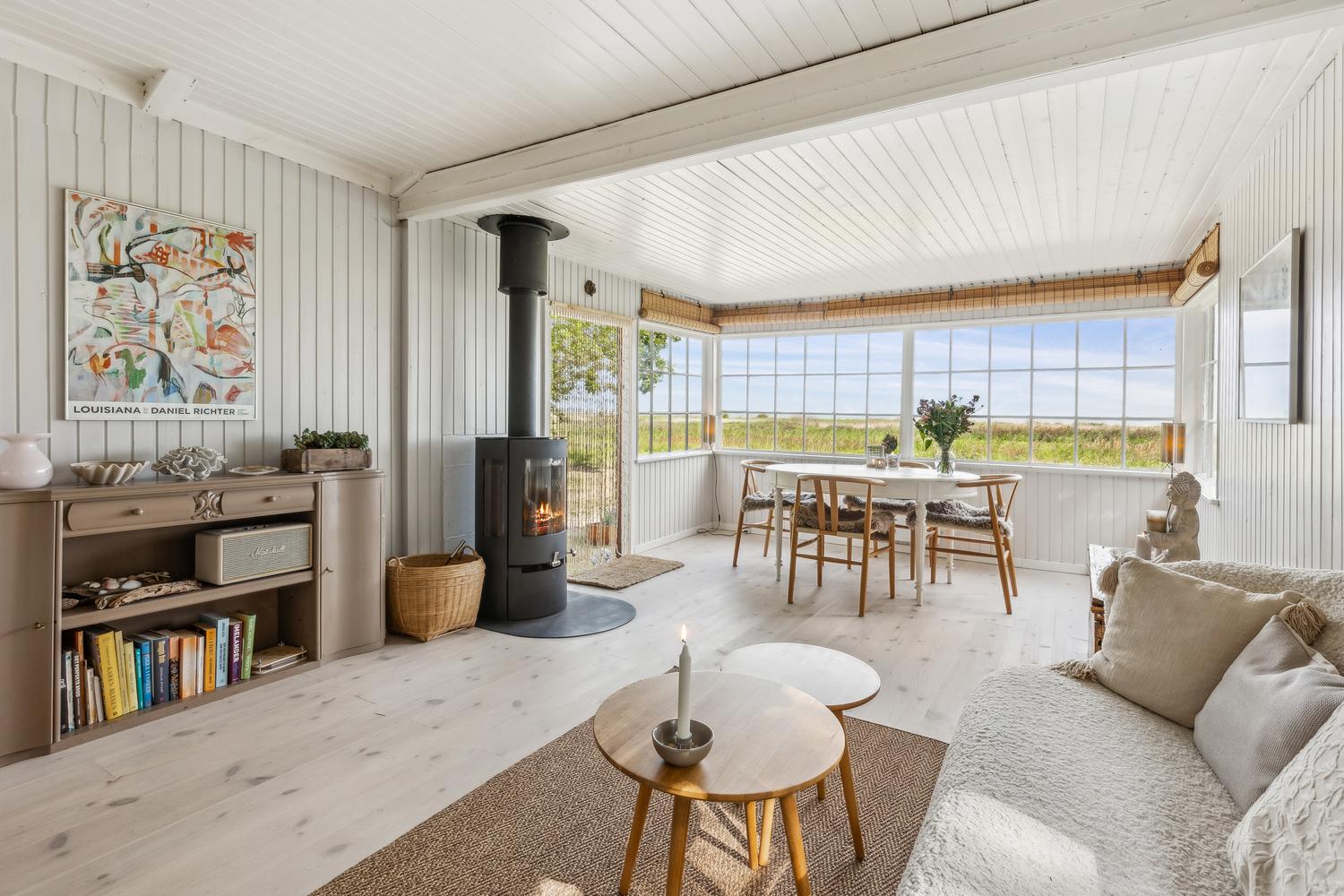 150-0746 Strandvejen 145 - Charmerende Fritidsbolig med Udsigt Over ...