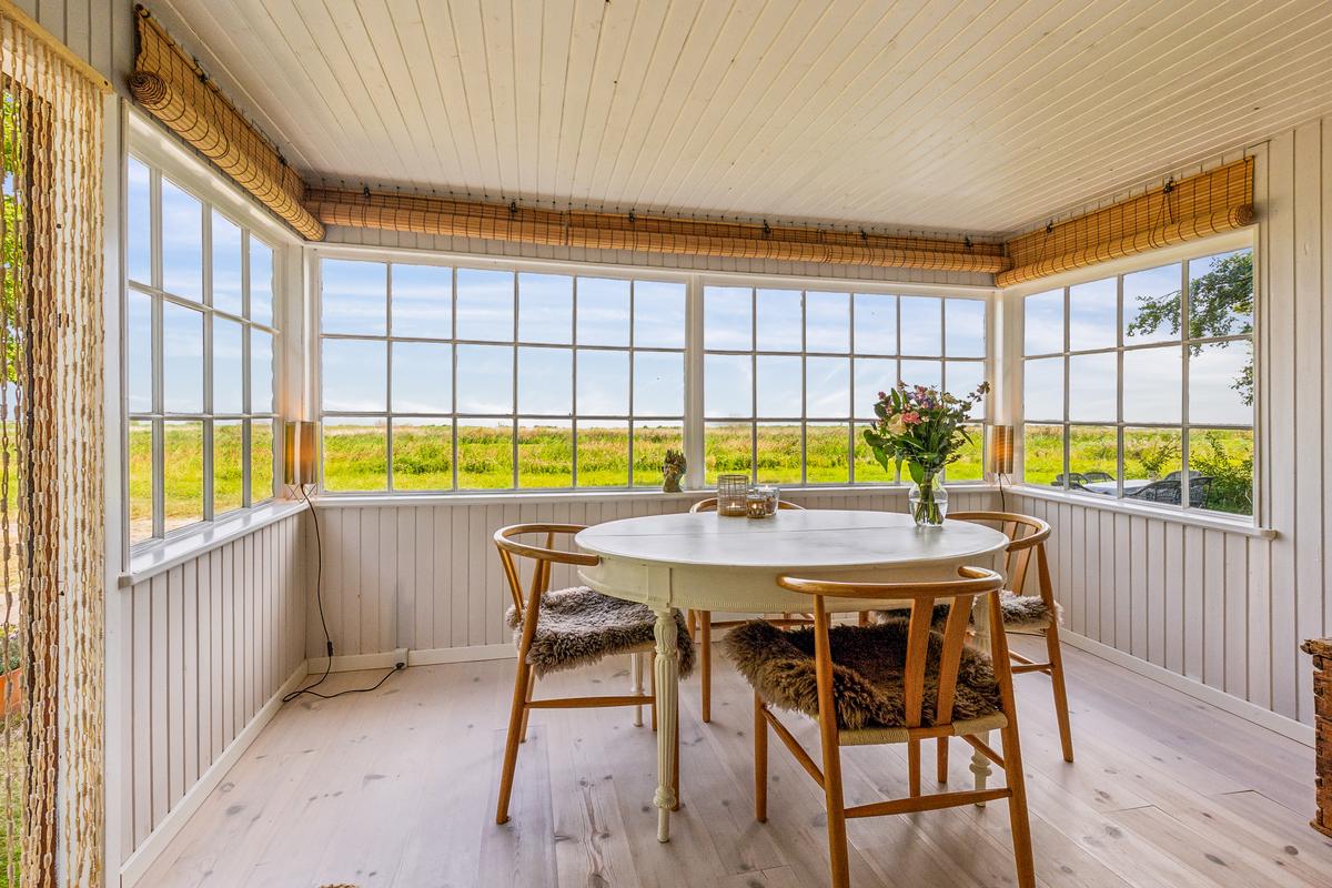 150-0746 Strandvejen 145 - Charmerende Fritidsbolig med Udsigt Over ...